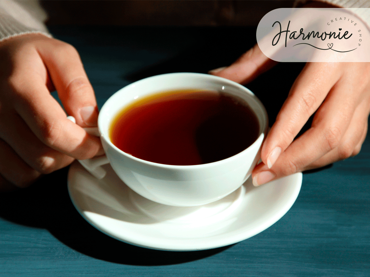 ¿En qué nos ayuda que un té contenga cafeína?